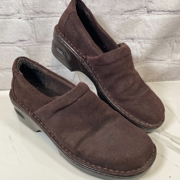 boc | Shoes | Boc Born Concept Brown Corduroy Leather Clogs Womens Sz 9 ...